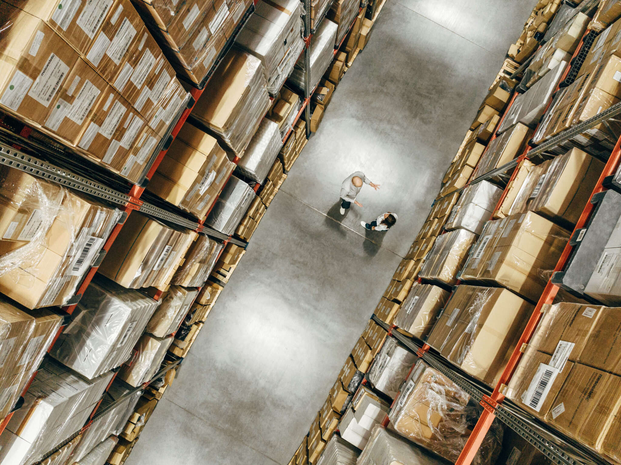 Qué es y cómo puede ayudarte un almacén aduanero